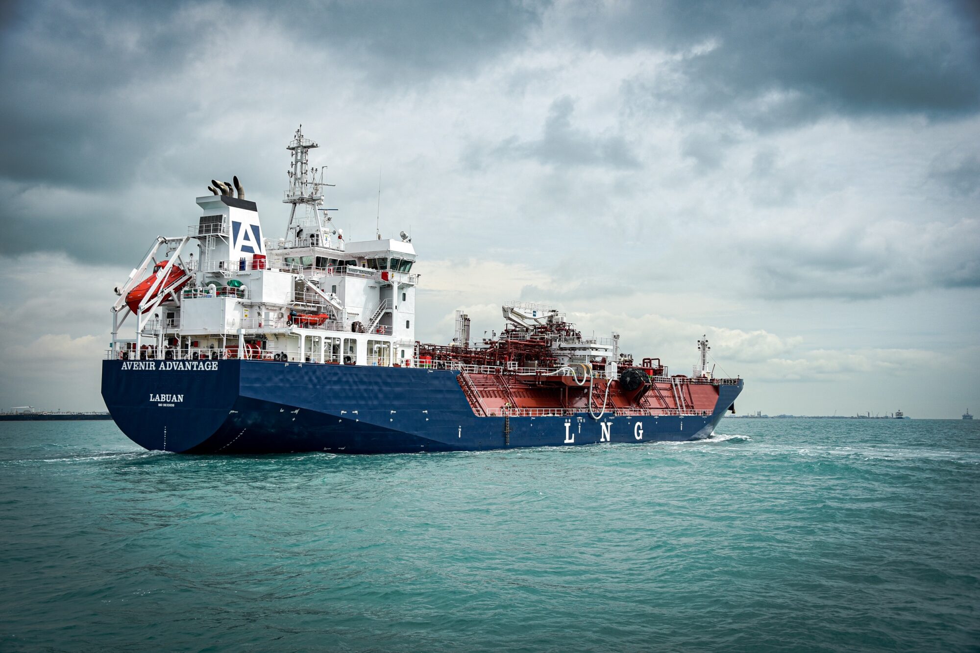 LNG carriers-Bunkering vessels